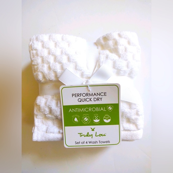 Truly Lou | Bath | Truly Lou Performance Dry Quick Antimicrobial Set Of ...
